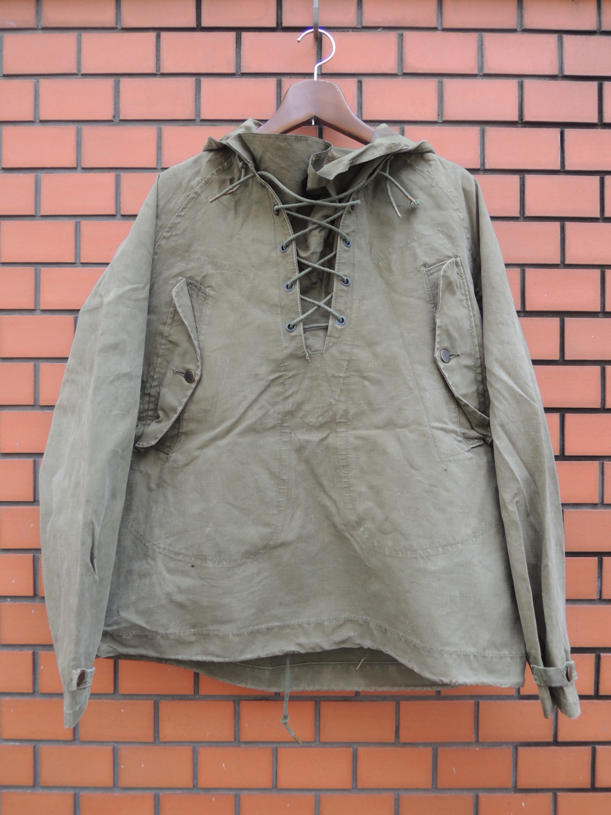 USN rain-parka: container