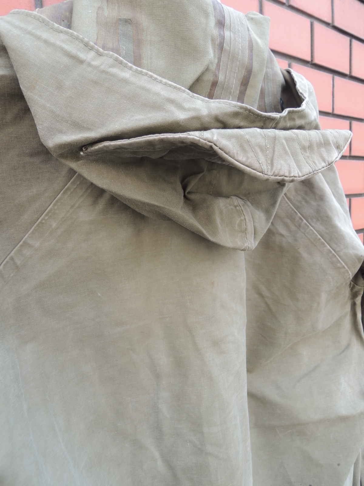 USN rain-parka: container