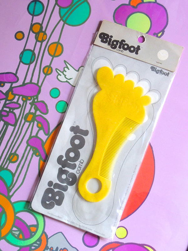 DEADSTOCK！ 1970's～ Big foot comb: container